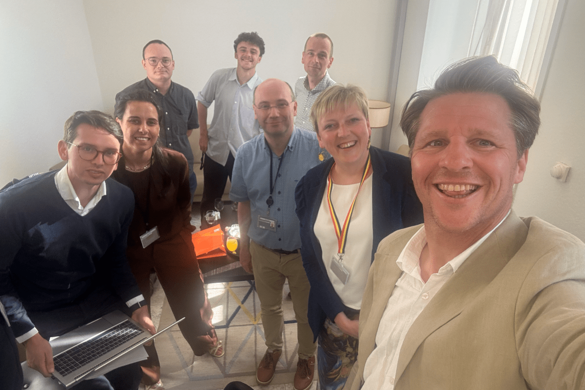 Ja, politiek kan zich ook van een mooie kant laten zien | Axel Ronse